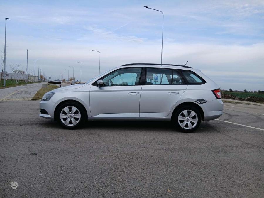Pelēks Skoda Fabia 2017 Marijampole, ar dzinēja tilpumu 1.42 L un nobraukumu 116 tūkst. km par 6650 €, foto 3 vietnē AUTOMOTO.COM.LV