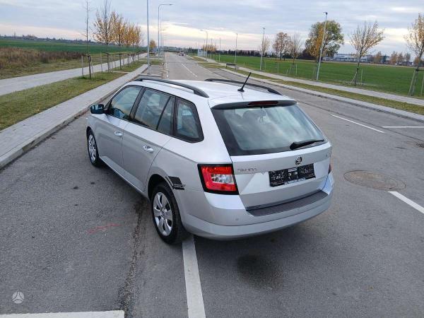 Grey Skoda Fabia 2017 in Marijampole, with an engine capacity of 1.42 L and mileage of 116 thousand km for 6650 €, photo 8 on AUTOMOTO.COM.LV