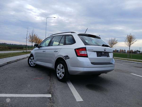 Grey Skoda Fabia 2017 in Marijampole, with an engine capacity of 1.42 L and mileage of 116 thousand km for 6650 €, photo 10 on AUTOMOTO.COM.LV