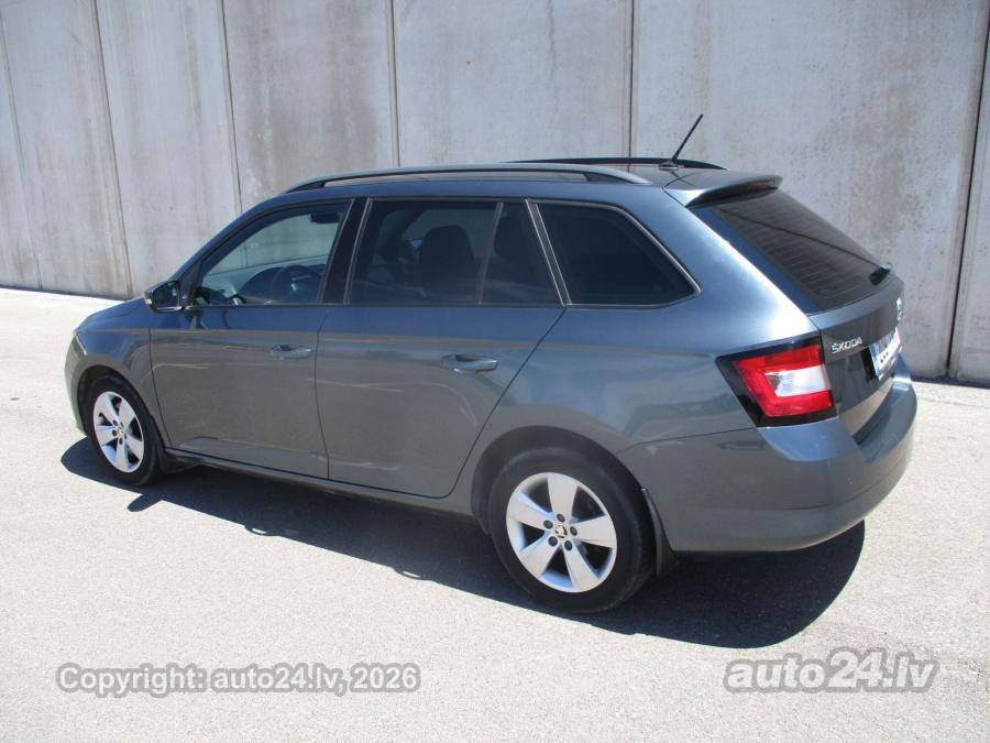 Grey Skoda Fabia 2017 in Tallinn, with an engine capacity of 1.20 L and mileage of 105 thousand km for 11400 €, photo 5 on AUTOMOTO.COM.LV