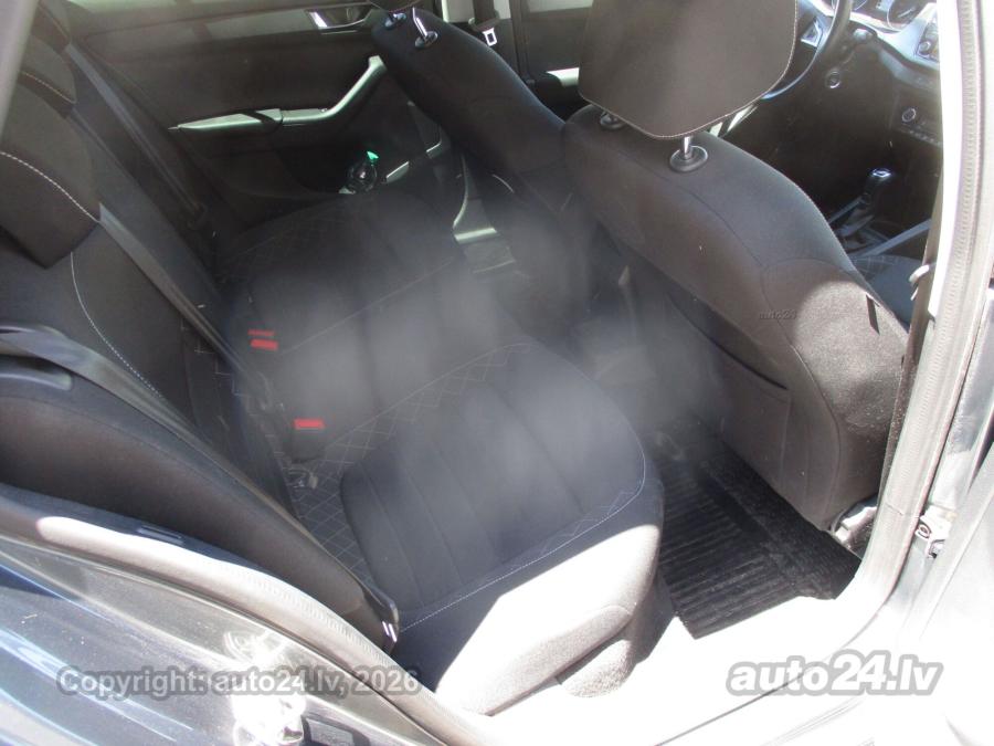 Grey Skoda Fabia 2017 in Tallinn, with an engine capacity of 1.20 L and mileage of 105 thousand km for 11400 €, photo 15 on AUTOMOTO.COM.LV