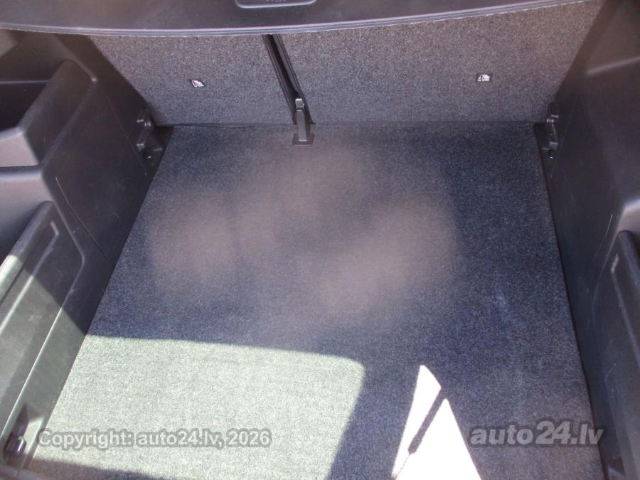 Grey Skoda Fabia 2017 in Tallinn, with an engine capacity of 1.20 L and mileage of 105 thousand km for 11400 €, photo 16 on AUTOMOTO.COM.LV
