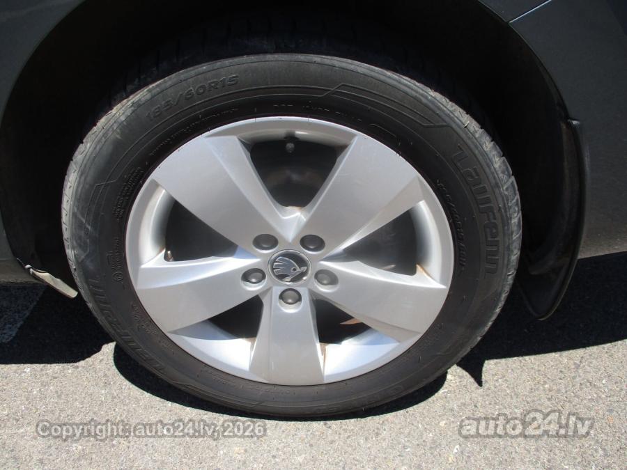 Grey Skoda Fabia 2017 in Tallinn, with an engine capacity of 1.20 L and mileage of 105 thousand km for 11400 €, photo 18 on AUTOMOTO.COM.LV