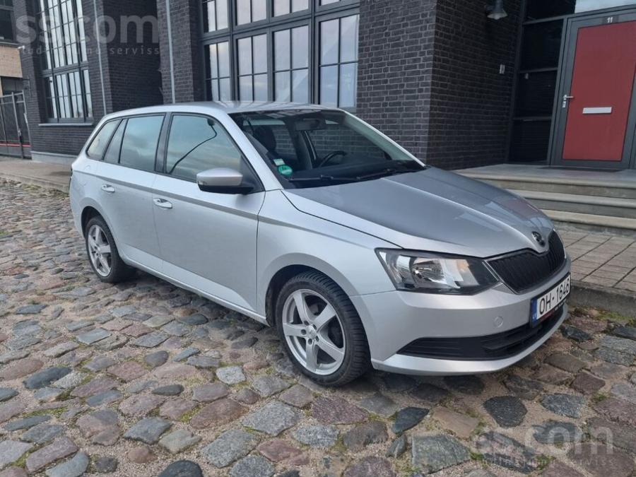 Grey Skoda Fabia 2017 in Riga, with an engine capacity of 1.40 L and mileage of 228 thousand km for 3750 €, photo 3 on AUTOMOTO.COM.LV