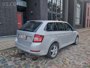 Grey Skoda Fabia 2017 in Riga, with an engine capacity of 1.40 L and mileage of 228 thousand km for 3750 €, photo 4 on AUTOMOTO.COM.LV
