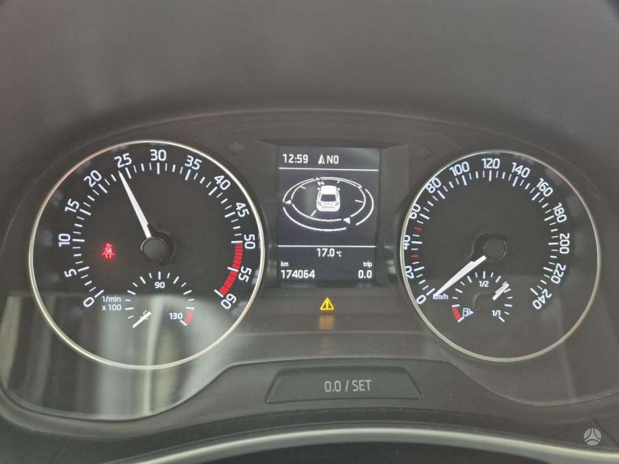 Grey Skoda Fabia 2017 in Vilnius, with an engine capacity of 1.42 L and mileage of 174 thousand km for 5900 €, photo 7 on AUTOMOTO.COM.LV