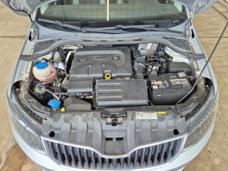 Grey Skoda Fabia 2017 in Vilnius, with an engine capacity of 1.42 L and mileage of 174 thousand km for 5900 €, photo 8 on AUTOMOTO.COM.LV
