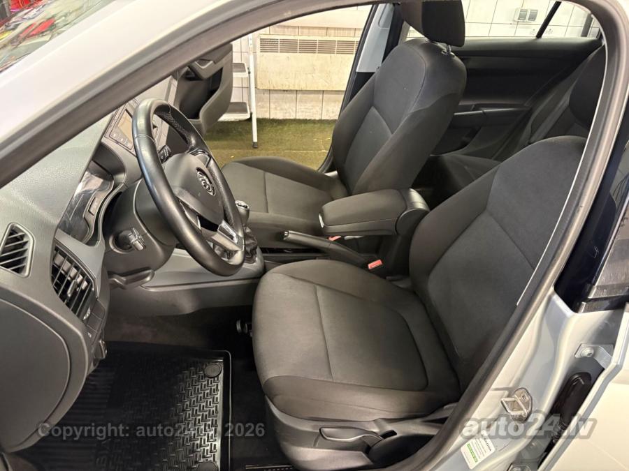 Pelēks Skoda Fabia 2017 Tallina, ar dzinēja tilpumu 1.00 L un nobraukumu 35 tūkst. km par 7500 €, foto 14 vietnē AUTOMOTO.COM.LV