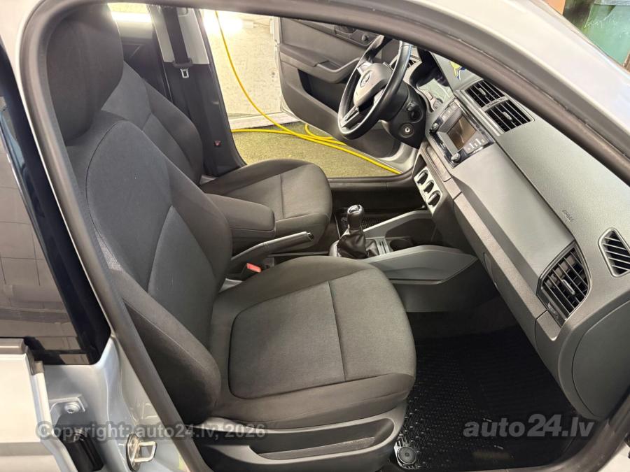 Pelēks Skoda Fabia 2017 Tallina, ar dzinēja tilpumu 1.00 L un nobraukumu 35 tūkst. km par 7500 €, foto 15 vietnē AUTOMOTO.COM.LV