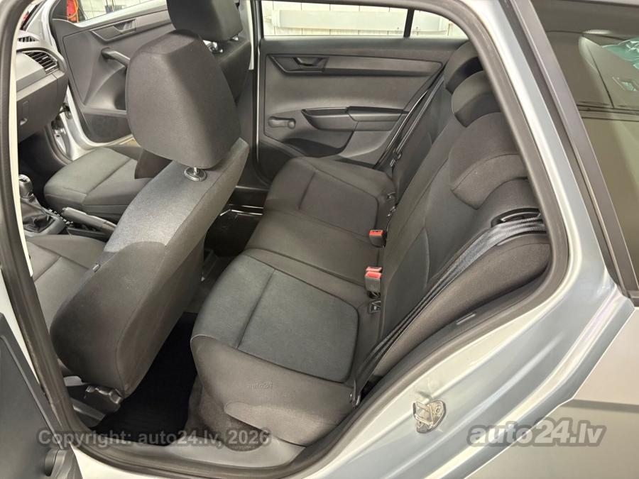 Pelēks Skoda Fabia 2017 Tallina, ar dzinēja tilpumu 1.00 L un nobraukumu 35 tūkst. km par 7500 €, foto 16 vietnē AUTOMOTO.COM.LV