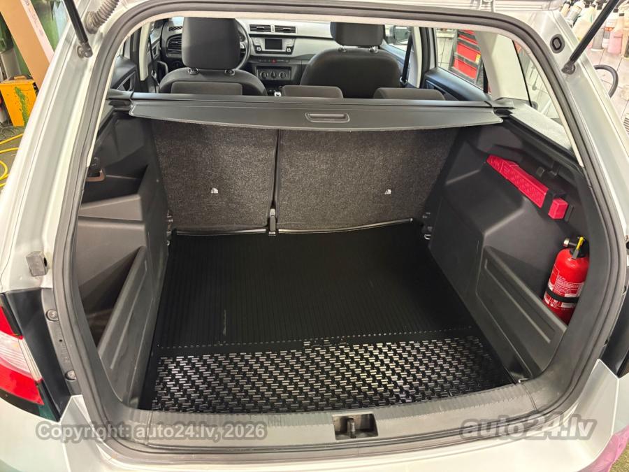 Pelēks Skoda Fabia 2017 Tallina, ar dzinēja tilpumu 1.00 L un nobraukumu 35 tūkst. km par 7500 €, foto 23 vietnē AUTOMOTO.COM.LV