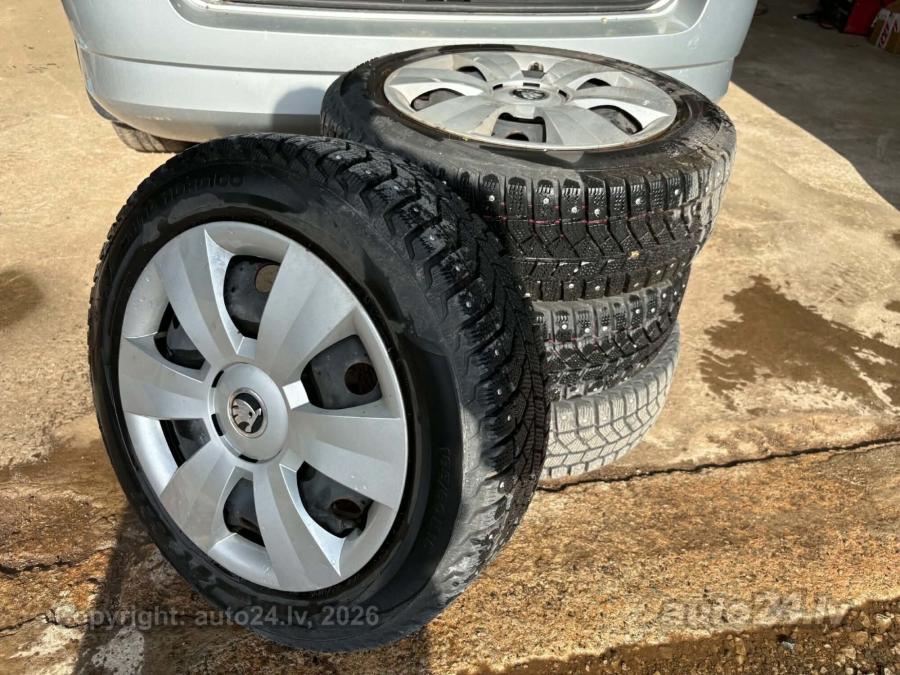Pelēks Skoda Fabia 2017 Tallina, ar dzinēja tilpumu 1.00 L un nobraukumu 35 tūkst. km par 7500 €, foto 27 vietnē AUTOMOTO.COM.LV
