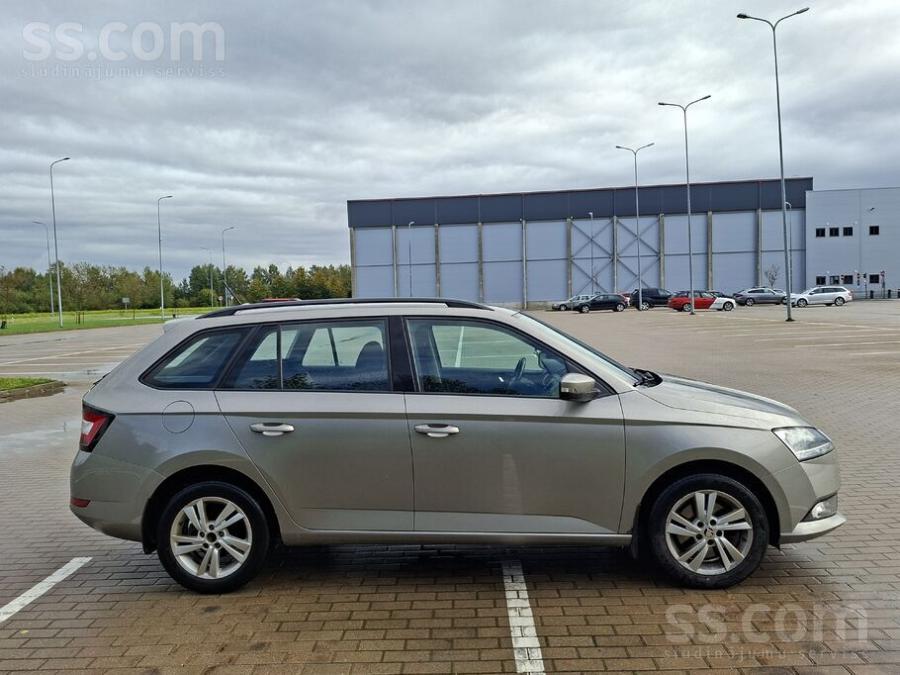 Grey Skoda Fabia 2018 in Riga, with an engine capacity of 1.00 L and mileage of 163 thousand km for 6700 €, photo 5 on AUTOMOTO.COM.LV