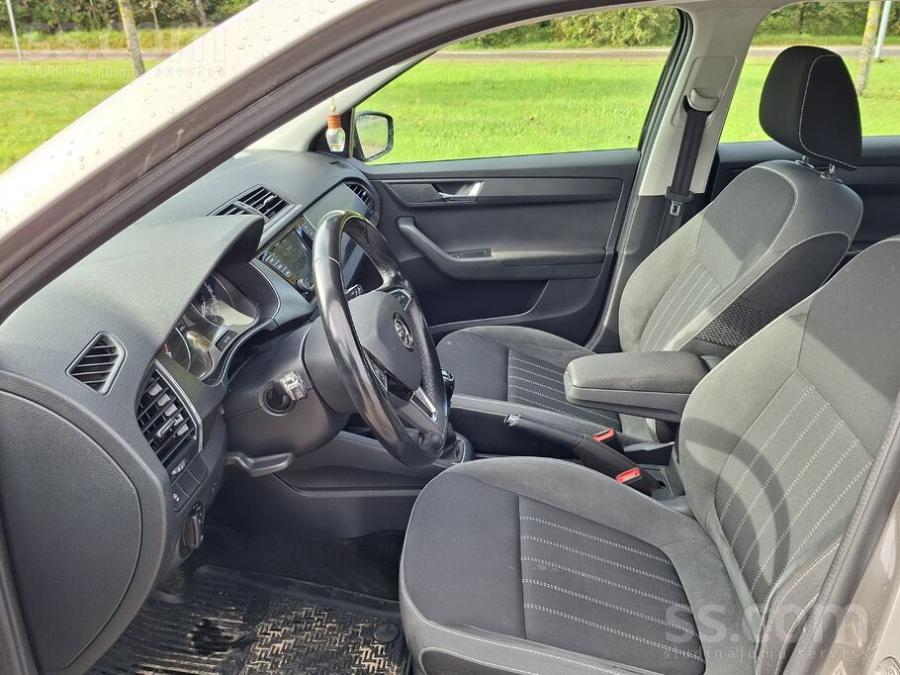 Grey Skoda Fabia 2018 in Riga, with an engine capacity of 1.00 L and mileage of 163 thousand km for 6700 €, photo 8 on AUTOMOTO.COM.LV