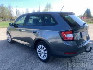 Pelēks Skoda Fabia 2019 Ogre, ar dzinēja tilpumu 1.00 L un nobraukumu 170 tūkst. km par 7990 €, foto 5 vietnē AUTOMOTO.COM.LV