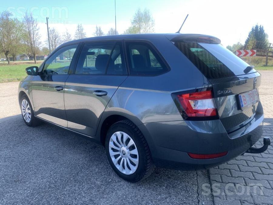 Pelēks Skoda Fabia 2019 Ogre, ar dzinēja tilpumu 1.00 L un nobraukumu 170 tūkst. km par 7990 €, foto 5 vietnē AUTOMOTO.COM.LV
