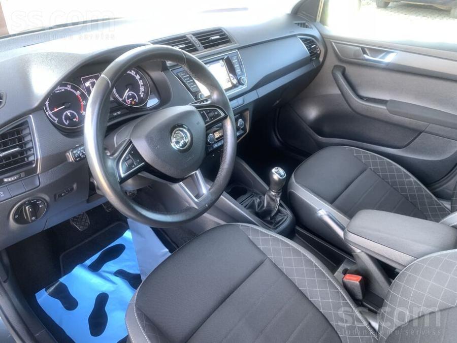 Pelēks Skoda Fabia 2019 Ogre, ar dzinēja tilpumu 1.00 L un nobraukumu 170 tūkst. km par 7990 €, foto 13 vietnē AUTOMOTO.COM.LV