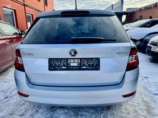 Grey Skoda Fabia 2019 in Marijampole, with an engine capacity of 1.00 L and mileage of 99 thousand km for 4450 €, photo 6 on AUTOMOTO.COM.LV