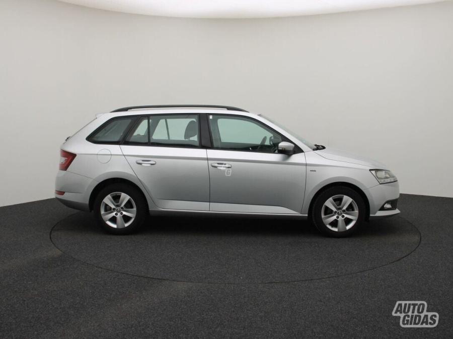 Grey Skoda Fabia 2019 in Vilnius, with an engine capacity of 1.00 L and mileage of 202 thousand km for 7099 €, photo 9 on AUTOMOTO.COM.LV