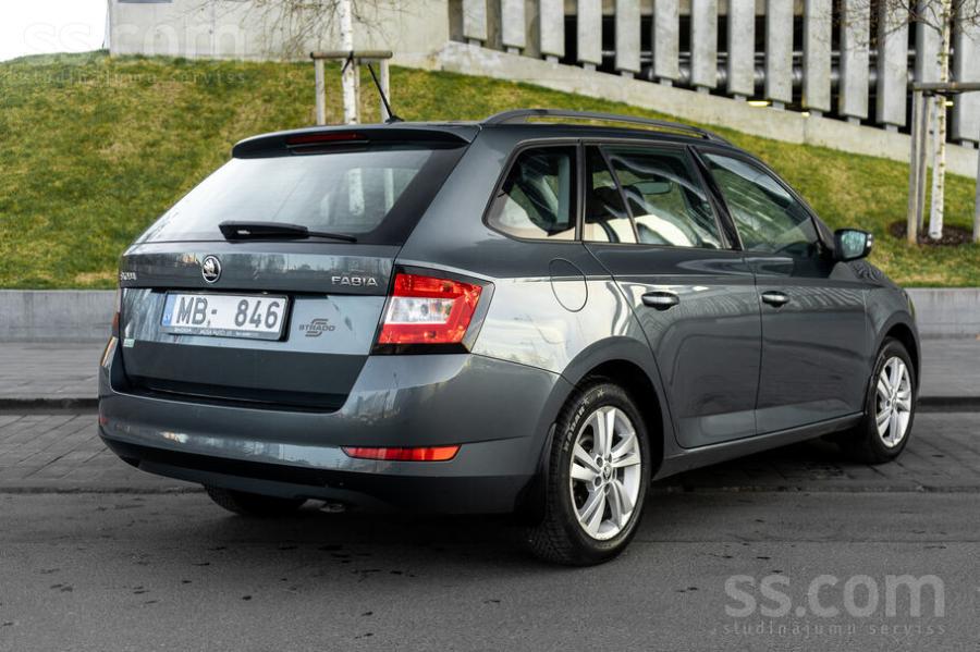 Grey Skoda Fabia 2019 in Riga, with an engine capacity of 1.00 L and mileage of 109 thousand km for 8990 €, photo 5 on AUTOMOTO.COM.LV
