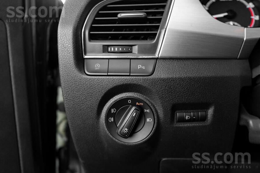 Grey Skoda Fabia 2019 in Riga, with an engine capacity of 1.00 L and mileage of 109 thousand km for 8990 €, photo 10 on AUTOMOTO.COM.LV