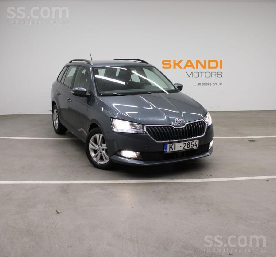 Grey Skoda Fabia 2021 in Riga, with an engine capacity of 1.00 L and mileage of 57 thousand km for 11790 €, photo 3 on AUTOMOTO.COM.LV