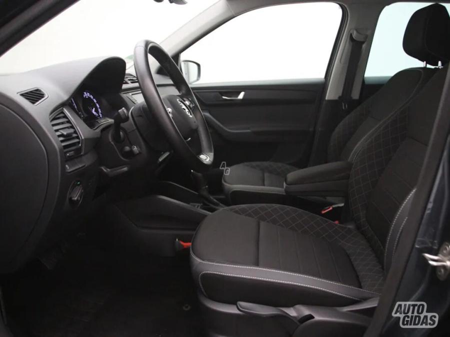 Grey Skoda Fabia 2021 in Vilnius, with an engine capacity of 1.00 L and mileage of 158 thousand km for 10599 €, photo 5 on AUTOMOTO.COM.LV