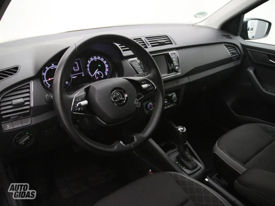 Grey Skoda Fabia 2021 in Vilnius, with an engine capacity of 1.00 L and mileage of 158 thousand km for 10599 €, photo 17 on AUTOMOTO.COM.LV