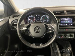 Серый Шкода Фабия 2021 в Таллин, объемом двигателя 1.00 л и пробегом 51 тыс. км за 12990 €, фото 11 на AUTOMOTO.COM.LV