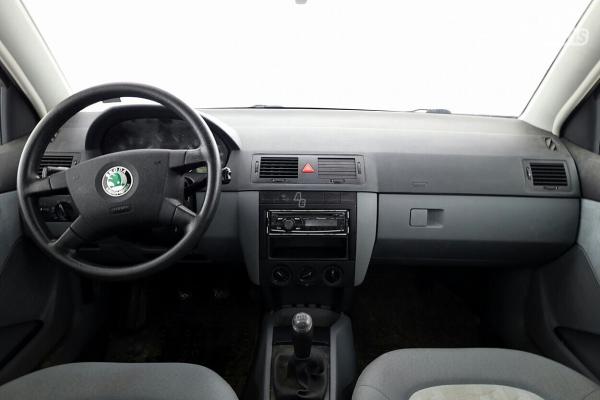 Skoda Fabia 2001 Tallina, ar dzinēja tilpumu 1.40 L un nobraukumu 137 tūkst. km par 799 €, foto 5 vietnē AUTOMOTO.COM.LV