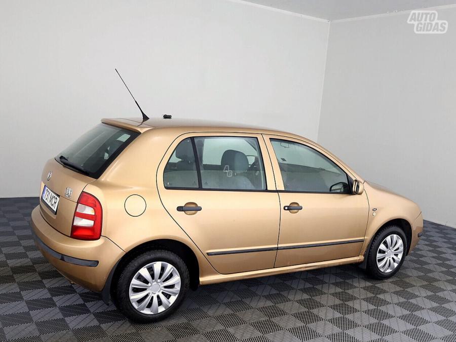 Skoda Fabia 2001 Tallina, ar dzinēja tilpumu 1.40 L un nobraukumu 137 tūkst. km par 799 €, foto 3 vietnē AUTOMOTO.COM.LV