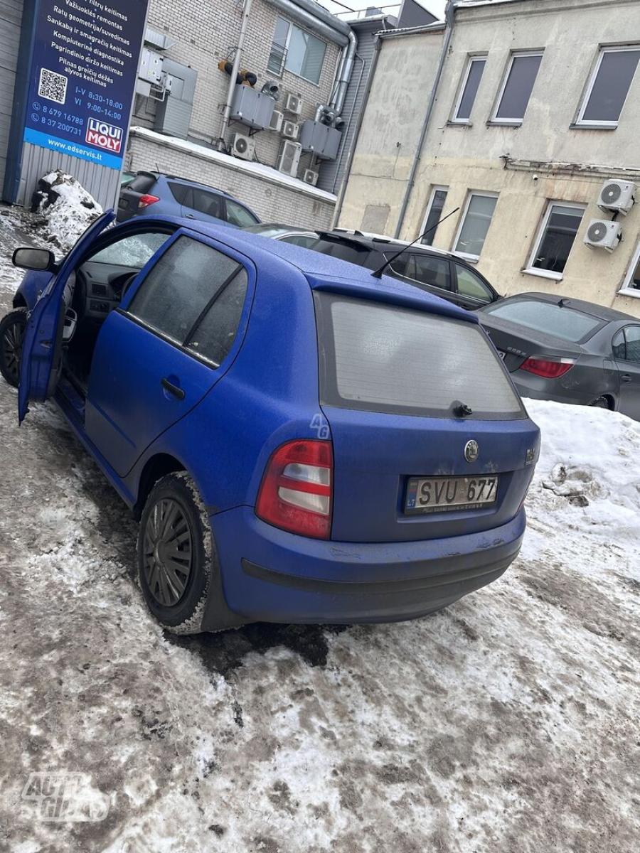 Skoda Fabia 2001 in Kaunas, with an engine capacity of 1.40 L and mileage of 260 thousand km for 300 €, photo 1 on AUTOMOTO.COM.LV