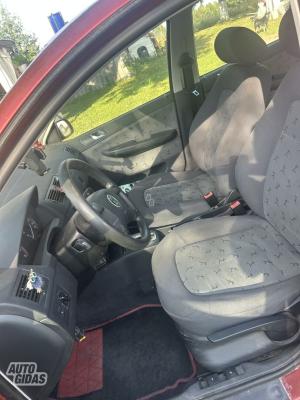 Skoda Fabia 2001 Viļņa, ar dzinēja tilpumu 1.40 L un nobraukumu 182 tūkst. km par 1200 €, foto 4 vietnē AUTOMOTO.COM.LV