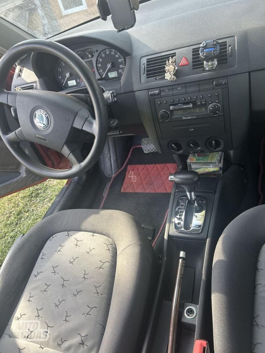 Skoda Fabia 2001 Viļņa, ar dzinēja tilpumu 1.40 L un nobraukumu 182 tūkst. km par 1200 €, foto 10 vietnē AUTOMOTO.COM.LV