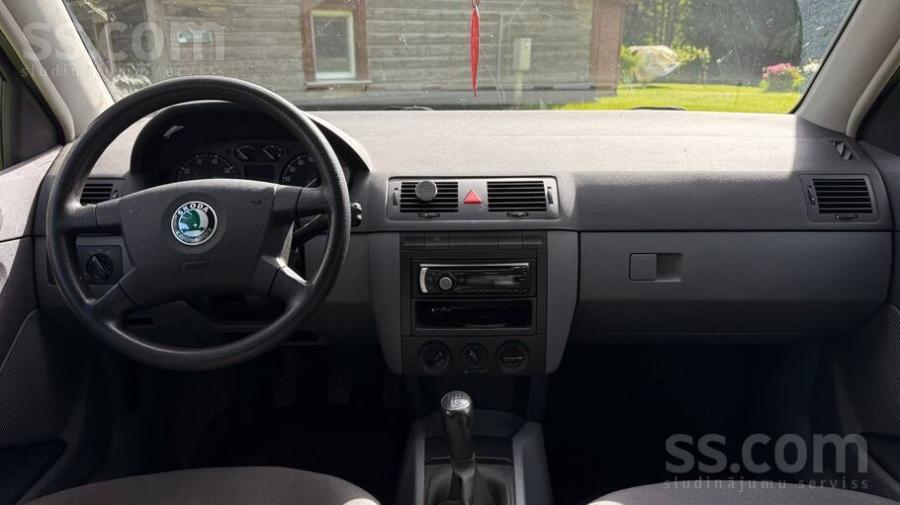 Skoda Fabia 2002 in Cesis, with an engine capacity of 1.40 L and mileage of 220 thousand km for 900 €, photo 5 on AUTOMOTO.COM.LV