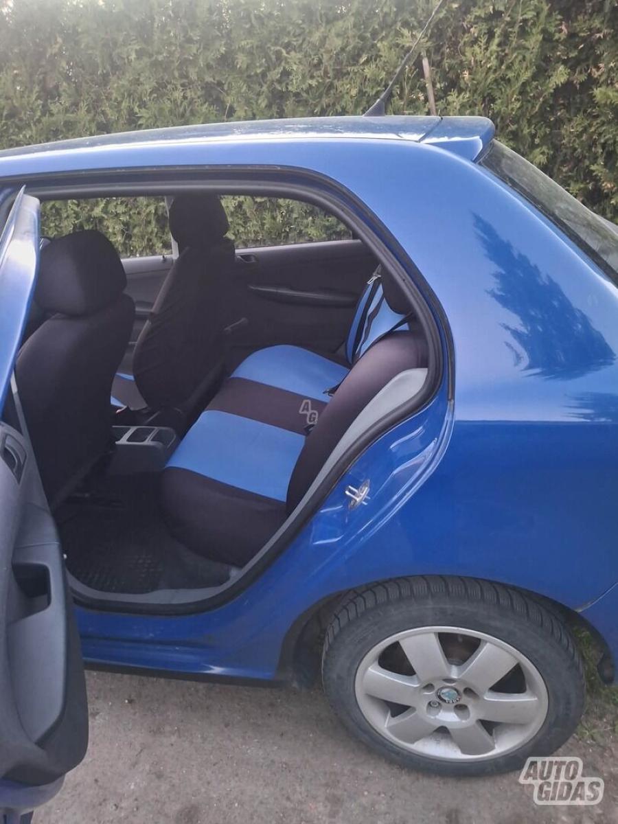 Skoda Fabia 2003 in Vilnius, with an engine capacity of 1.20 L and mileage of 169 thousand km for 1150 €, photo 6 on AUTOMOTO.COM.LV