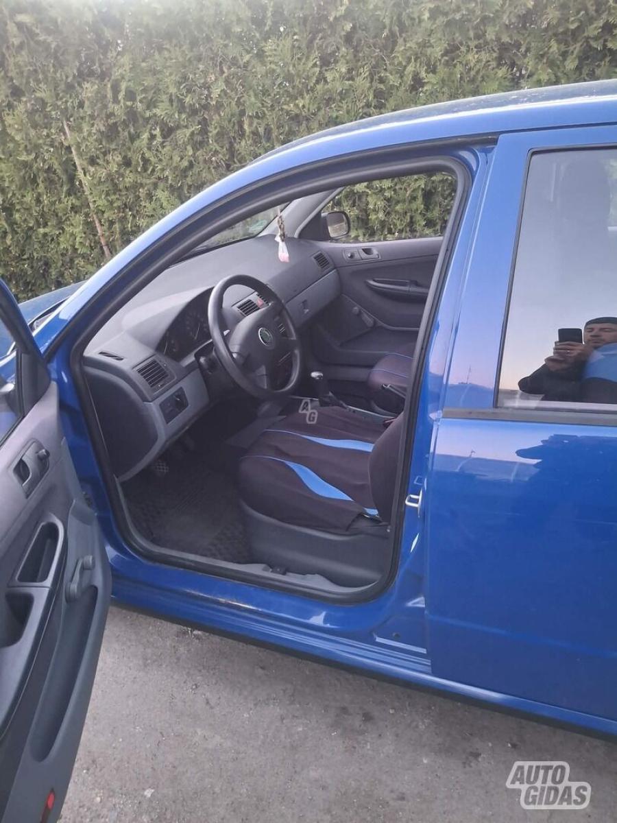 Skoda Fabia 2003 in Vilnius, with an engine capacity of 1.20 L and mileage of 169 thousand km for 1150 €, photo 8 on AUTOMOTO.COM.LV