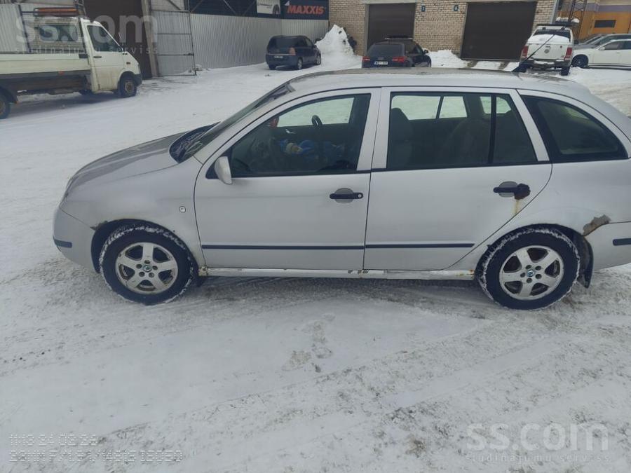 Skoda Fabia 2003 Preiļi, ar dzinēja tilpumu 1.90 L un nobraukumu 357 tūkst. km par 1050 €, foto 5 vietnē AUTOMOTO.COM.LV