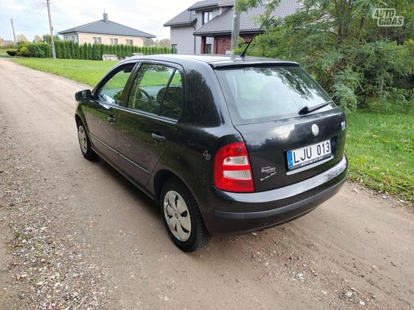 Skoda Fabia 2003 in Marijampole, with an engine capacity of 1.40 L and mileage of 170 thousand km for 1150 €, photo 5 on AUTOMOTO.COM.LV