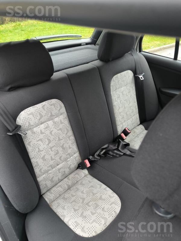 Skoda Fabia 2005 Rīga, ar dzinēja tilpumu 1.90 L un nobraukumu 153 tūkst. km par 1500 €, foto 11 vietnē AUTOMOTO.COM.LV