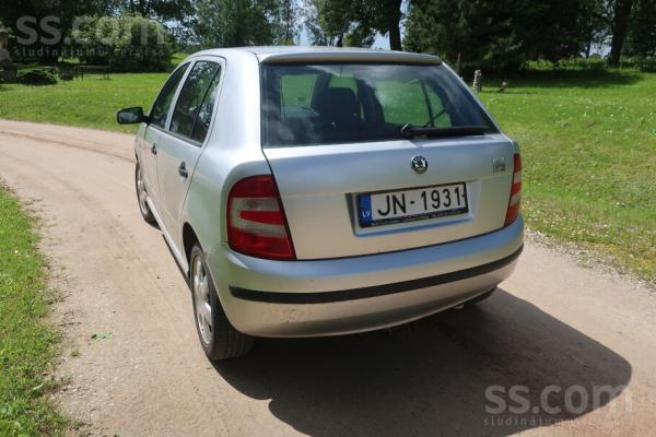 Skoda Fabia 2006 in Cesis, with an engine capacity of 1.40 L and mileage of 324 thousand km for 1000 €, photo 3 on AUTOMOTO.COM.LV