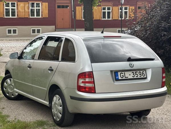 Skoda Fabia 2006 in Jelgava, with an engine capacity of 1.40 L and mileage of 171 thousand km for 900 €, photo 5 on AUTOMOTO.COM.LV