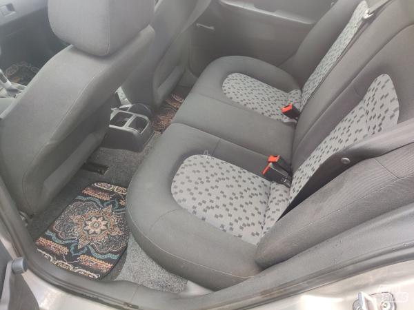 Skoda Fabia 2006 Šauļi, ar dzinēja tilpumu 1.20 L un nobraukumu 215 tūkst. km par 750 €, foto 4 vietnē AUTOMOTO.COM.LV