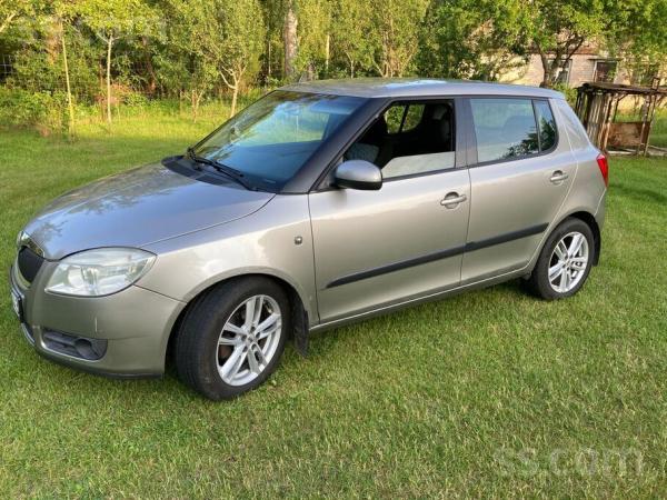 Skoda Fabia 2007 in Daugavpils, with an engine capacity of 1.60 L and mileage of 209 thousand km for 1500 €, photo 3 on AUTOMOTO.COM.LV