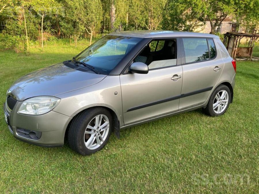Skoda Fabia 2007 Daugavpils, ar dzinēja tilpumu 1.60 L un nobraukumu 209 tūkst. km par 1500 €, foto 3 vietnē AUTOMOTO.COM.LV