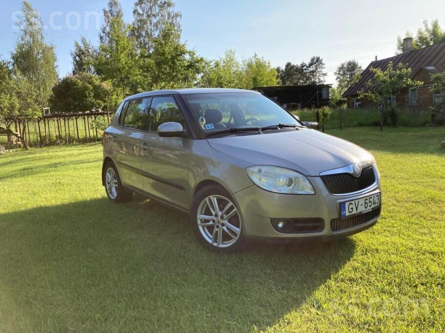 Skoda Fabia 2007 Daugavpils, ar dzinēja tilpumu 1.60 L un nobraukumu 209 tūkst. km par 1500 €, foto 8 vietnē AUTOMOTO.COM.LV