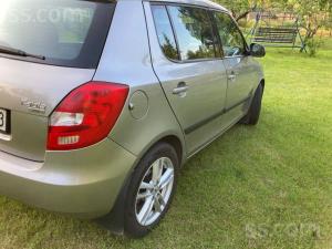 Skoda Fabia 2007 Daugavpils, ar dzinēja tilpumu 1.60 L un nobraukumu 209 tūkst. km par 1500 €, foto 11 vietnē AUTOMOTO.COM.LV