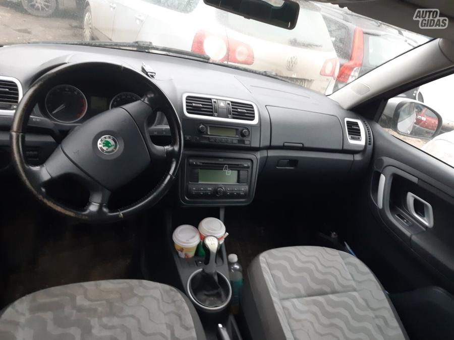 Skoda Fabia 2007 Kauņa, ar dzinēja tilpumu 1.40 L un nobraukumu 250 tūkst. km par 900 €, foto 2 vietnē AUTOMOTO.COM.LV