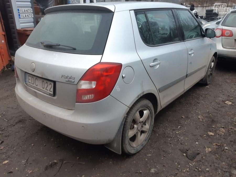 Skoda Fabia 2007 Kauņa, ar dzinēja tilpumu 1.40 L un nobraukumu 250 tūkst. km par 900 €, foto 6 vietnē AUTOMOTO.COM.LV