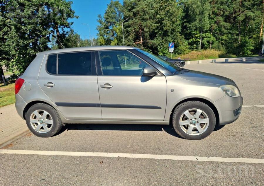 Skoda Fabia 2007 Ludza, ar dzinēja tilpumu 1.90 L un nobraukumu 202 tūkst. km par 2190 €, foto 5 vietnē AUTOMOTO.COM.LV